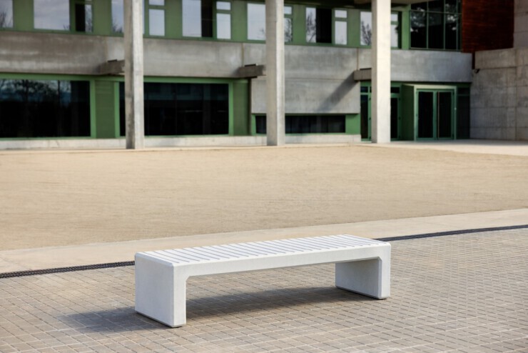 Zeus Bank Polyethyleen | Strakke bank lamellenmotief | Tjinco