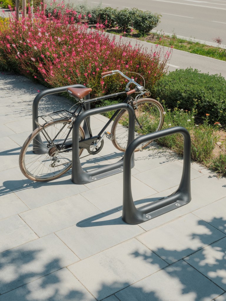 Nomad Fietsenrek | 100% gerecycled polyethyleen | Tjinco