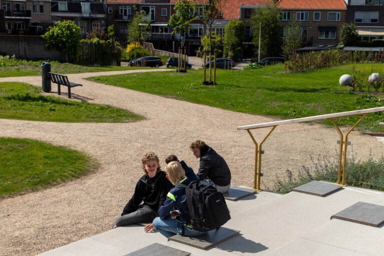 Il Posto zitjes voor stationsgebied Kampen - slim zitcomfort | Tjinco